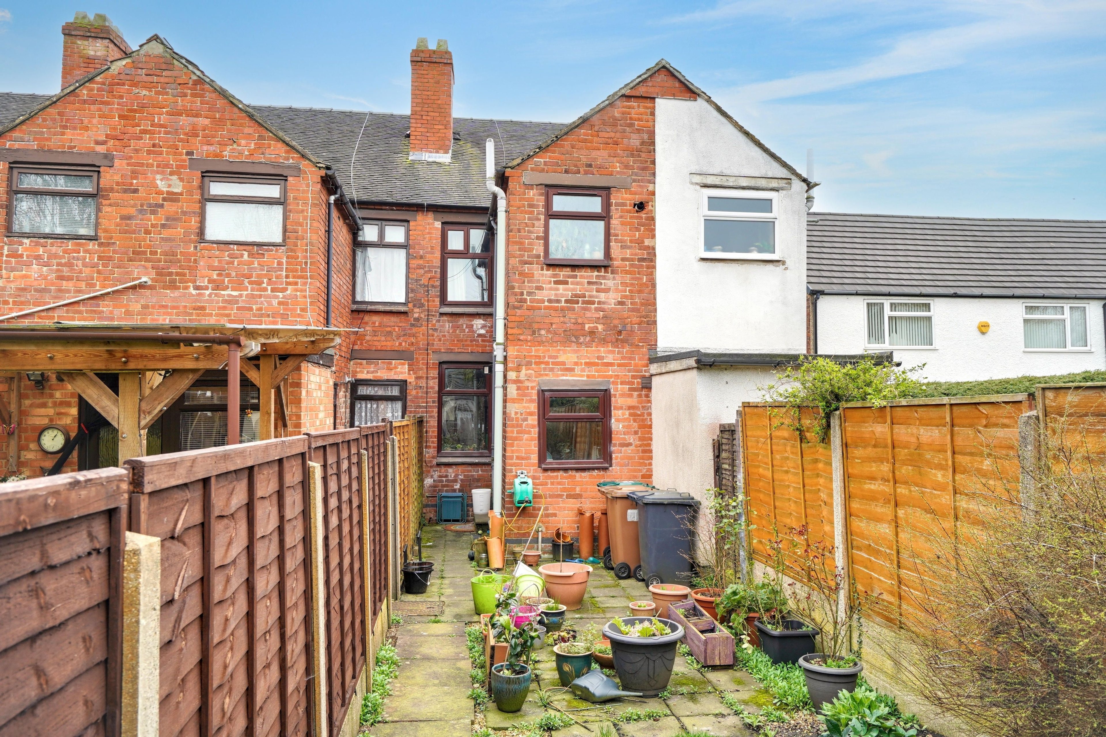 Under The Hammer - 56 Main Street Swadlincote, DE11 0TW | Under The Hammer