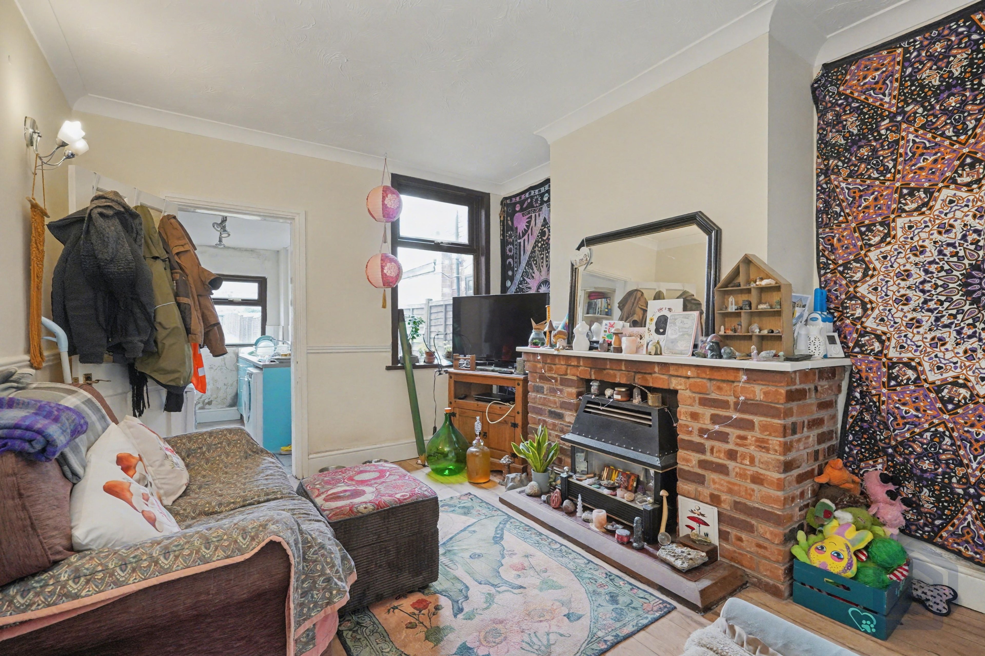 Under The Hammer - 56 Main Street Swadlincote, DE11 0TW | Under The Hammer